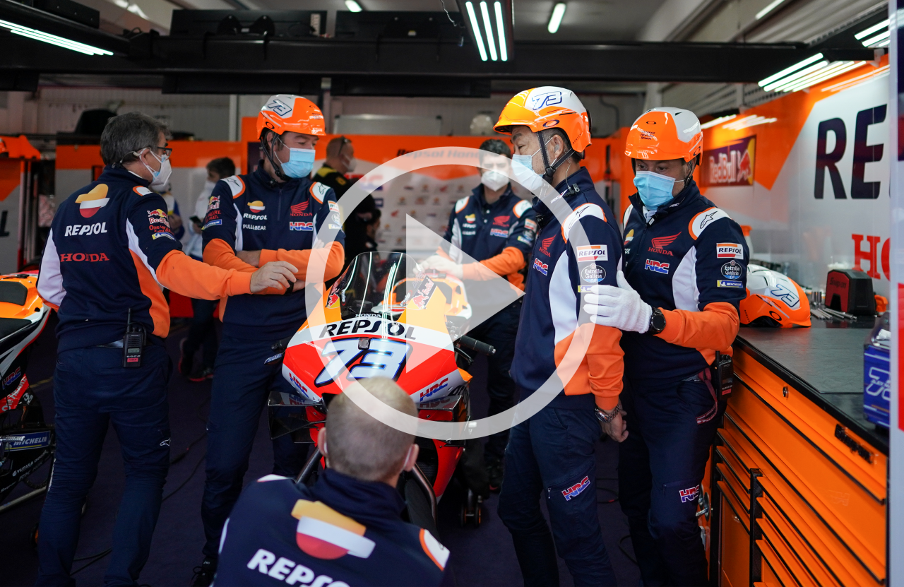 Smiles and thanks from the Repsol Honda Team